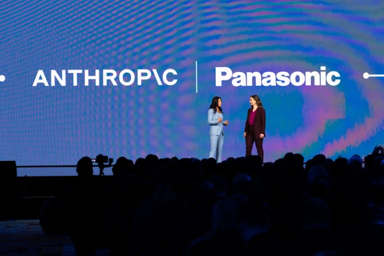 松下集团CEO楠见雄规在 CES 2025 上发表开幕主题演讲 宣布”Panasonic Go”这一利用AI推动业务转型的全球性企业增长计划 – 松下电器（中国）有限公司